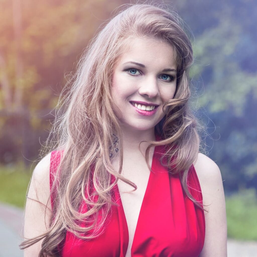 805+ Real Simple Girl Pic, image, and photo album [2023]